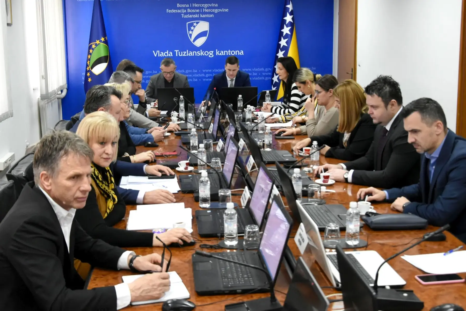 Informacija sa 5. vanredne sjednice Vlade Tuzlanskog kantona | Vlada ...